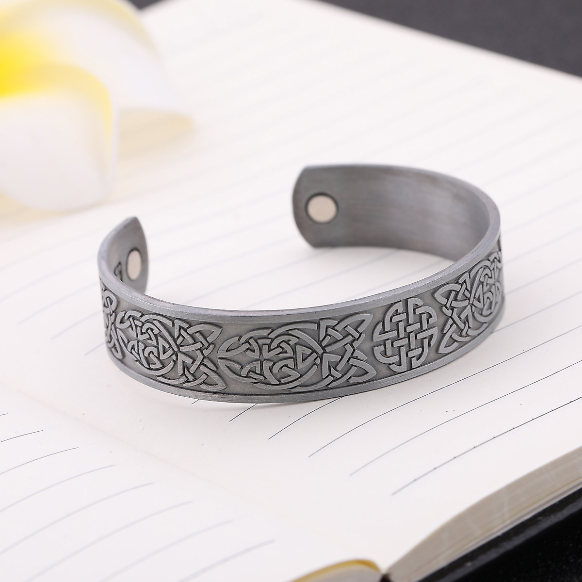 My Shape Classic Irish Celtic Knot Bracelet Antique Celtic Knot Cuff Bangle Irish Pattern Jewelry (Antique Silver)
