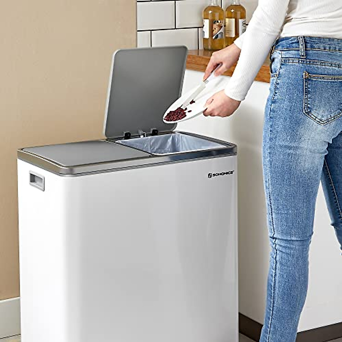 SONGMICS Trash Can, 2 x 8-Gallon Garbage Can for Kitchen, with 15 Trash Bags, 2 Compartments, Plastic Inner Buckets and Hinged Lids, Airtight, White and Gray ULTB60WT