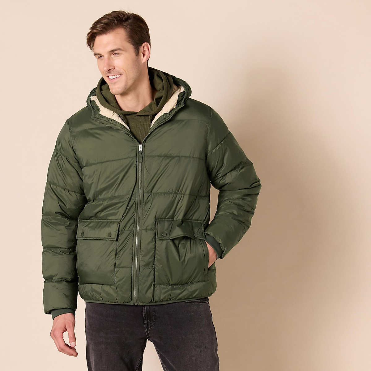 Amazon Essentials Men's Long-Sleeve Water-Resistant Sherpa-Lined Puffer Jacket, Dark Olive, Medium