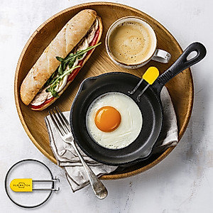 KLEINKITCH Egg Rings – 5 Piece Set of 2 Small and 2 Large Egg Molds for Frying Eggs with Oil Brush Plus Recipe EBook – Professional Portable Round Egg and Pancake Rings – 3 Inch and 4-Inch Sizes