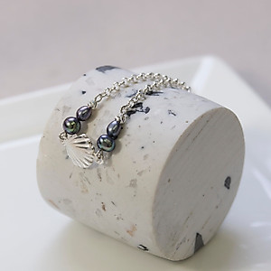 Black Pearl Bracelet for Women with Oyster Charm in 925 Sterling Silver - June Birthstone,Handmade Birthstone Bracelet for Women, Black Pearl Beads - Jewelry Gift for Her