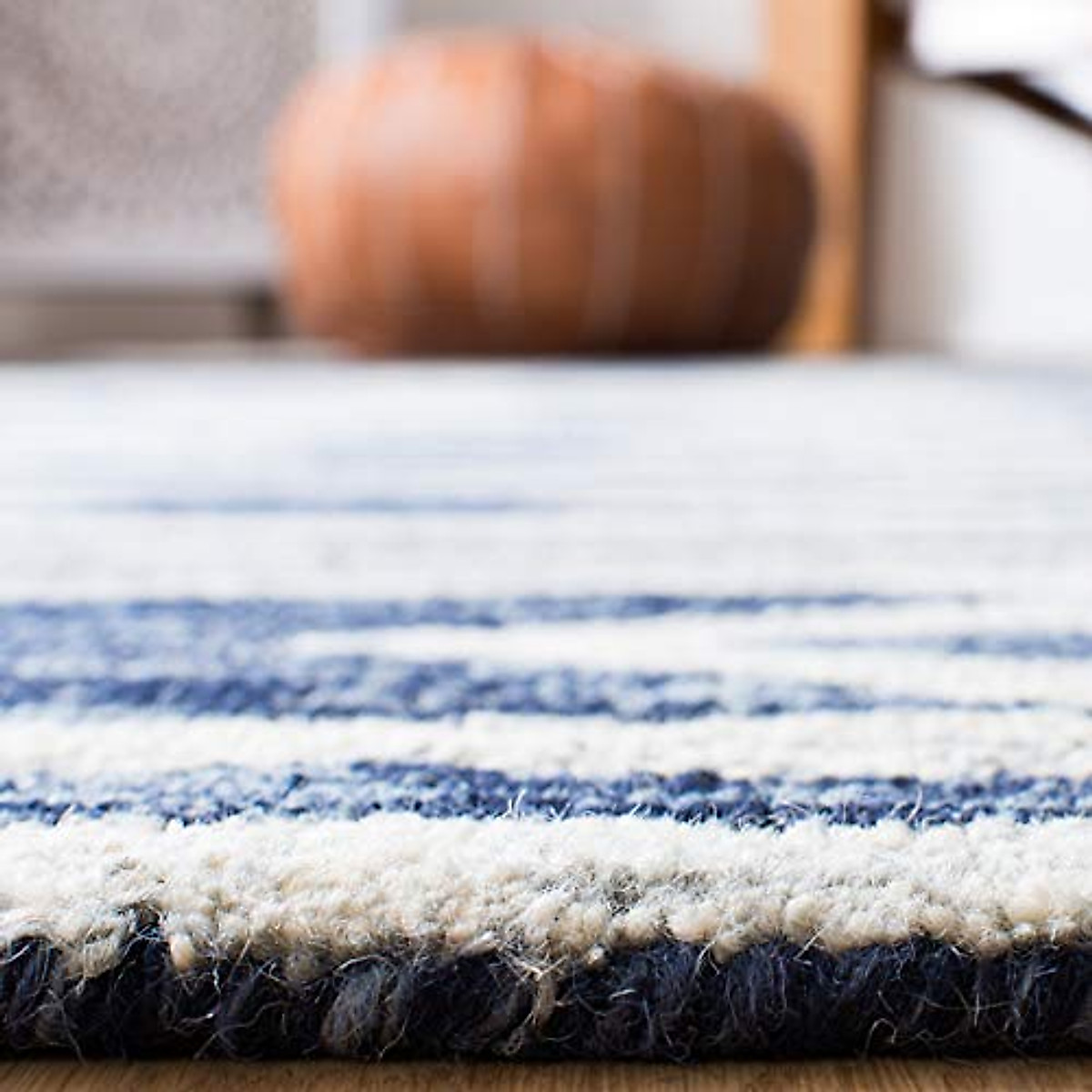 SAFAVIEH Micro-Loop Collection 2' x 3' Navy/Ivory MLP153N Handmade Moroccan Tribal Premium Wool Accent Rug