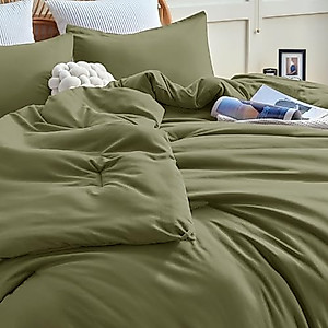 CozyLux Olive Green Comforter Set King Size, 3 Pieces Solid Breathable Quilted Style Bedding Sets, Luxury Fluffy Soft Microfiber Comforter for All Season(1 Comforter & 2 Pillowcases)