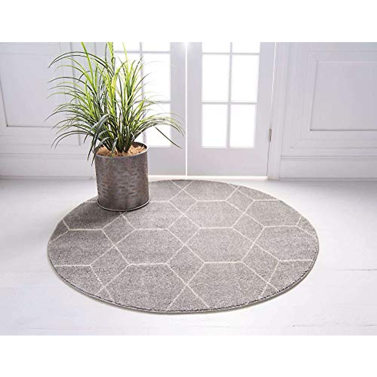 Unique Loom Trellis Frieze Collection Area Rug - Geometric (5' 1" Round, Light Gray/ Ivory)