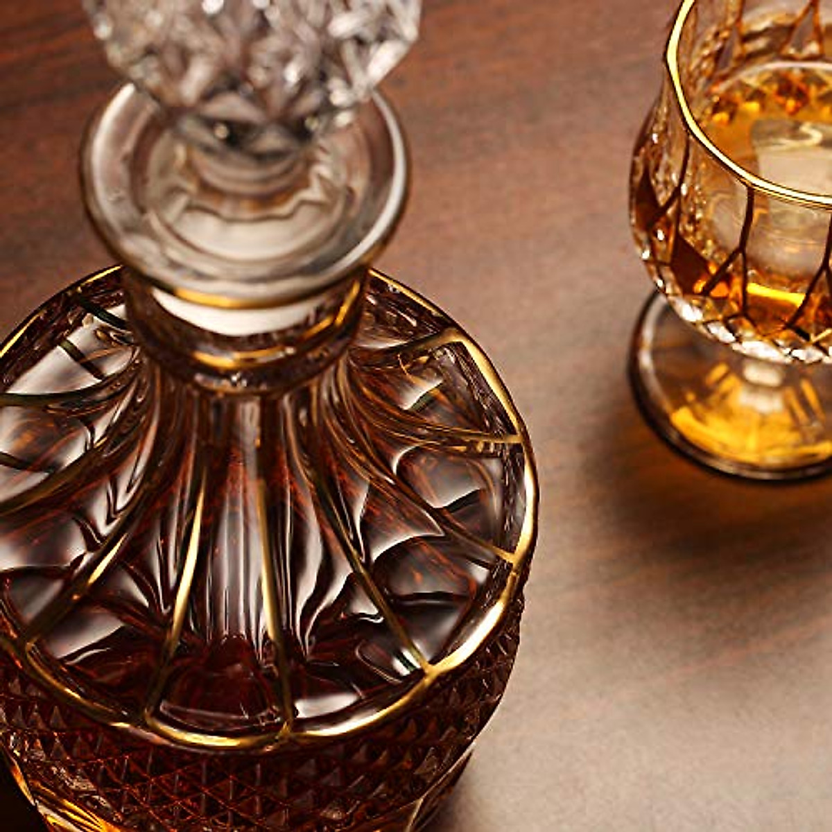 SALADAYS Whiskey Decanter and Glasses Set, Gold Crystal Decanter Set with 4 Whiskey Glasses, Gift Box, Perfect for Bourbon, Scotch and Wine - Gifts for Men