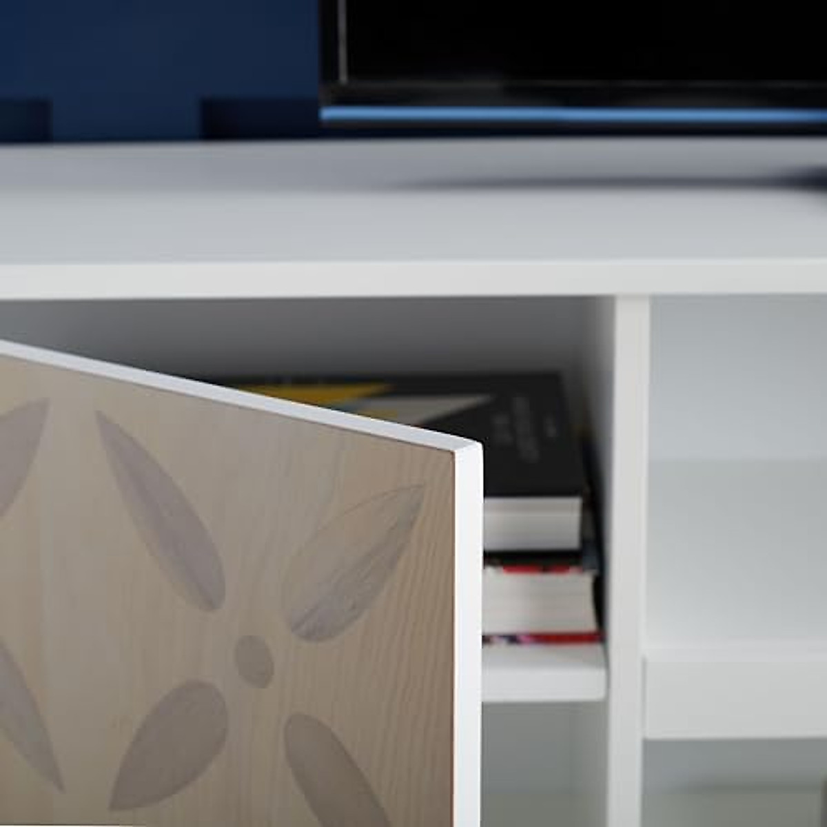 SAFAVIEH Home Collection Faye White Washed 3-Shelf Patterned Entertainment Media Stand up to 60" Flatscreen TV