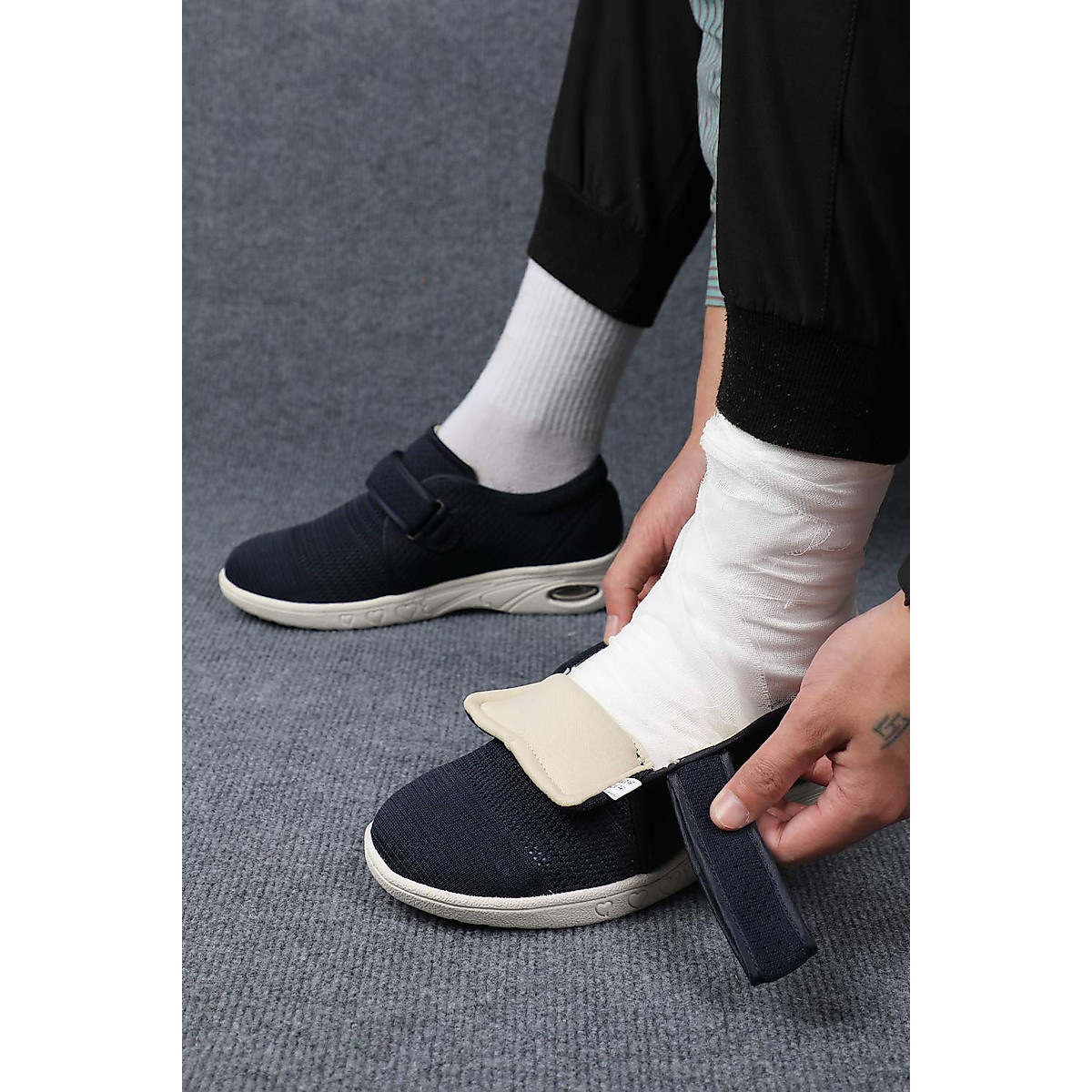 ZUMEIJIA Women's Diabetic Shoes for Women Casual Adjustable Walking Shoes Wide Shoes for Elderly Swollen Feet Non-Slip Air Cushion Bottom Fattening and Widening Blue 10