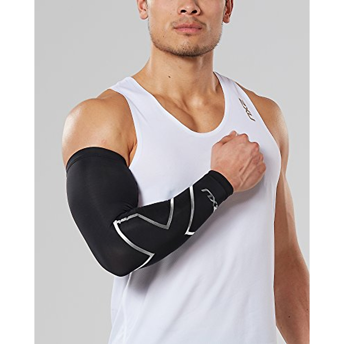 2XU Compression Single Arm Guard, Black/Silver, Large