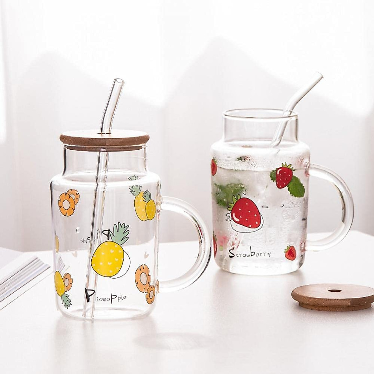 Sizikato Clear Glass Mug with Lid and Straw, 15 Oz Drinking Glass Juice Cup, Cute Pineapple Pattern