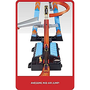 Hot Wheels Sky Crash Tower Track Set, 2.5+ ft High with Motorized Booster, Orange Track & 1 Hot Wheels Vehicle, Race Multiple Cars, Gift for Kids 5 to 10 Years Old & Up