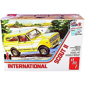AMT 1977 International Harvester Scout II 1:25 Scale Model Kit