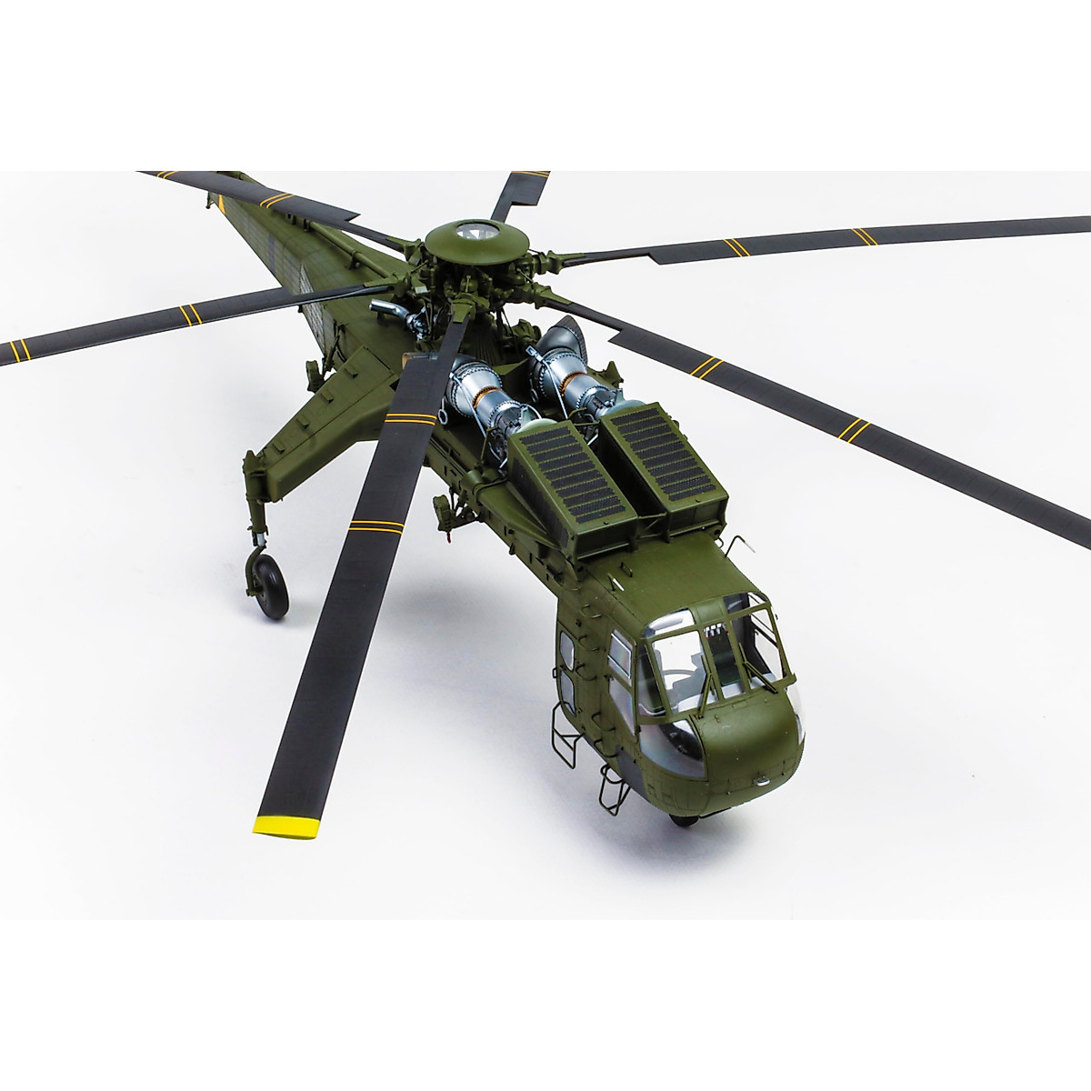 ICM 53054 — Sikorsky CH-54A Tarhe, US Military Heavy Helicopter Model Kit — Plastic Model Kit in 1:35 Scale — Highly-Detailed Replica of The Original Sikorsky CH-54A Tarhe