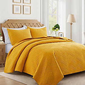 Lavsiry Mustard Yellow Quilt Queen Size with Striped Pattern, Lightweight Soft Summer Thin Microfiber Bedspread & Coverlet Bedding Set for All Seasons - 3 Piece(1 Quilt, 2 Pillow Shams)
