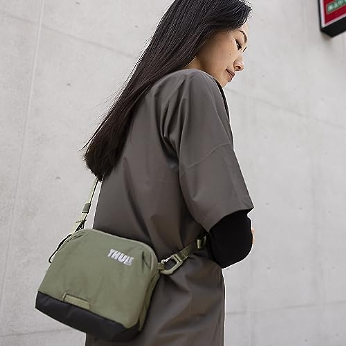 Thule Paramount Crossbody 2L - Crossbody for Women and Men - Travel Bag Carries Phone, Wallet, Keys and More