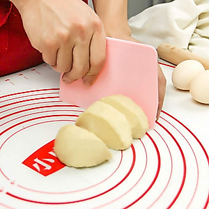 Pink trapezoidal plastic scraper Cake cream scraper (size: 5.1 inches long x 3.9 inches wide)