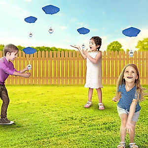 ArtCreativity Astronaut Paratroopers – Bulk Pack of 24 Durable Plastic Parachute Toys for Kids – Perfect for Party Favors, Goodie Bags, and Outdoor Fun for Boys and Girls