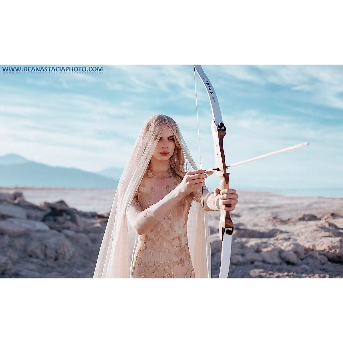 Southland Archery Supply Spirit 62" Recurve Wooden Bow Package (28 lbs, Right Hand)