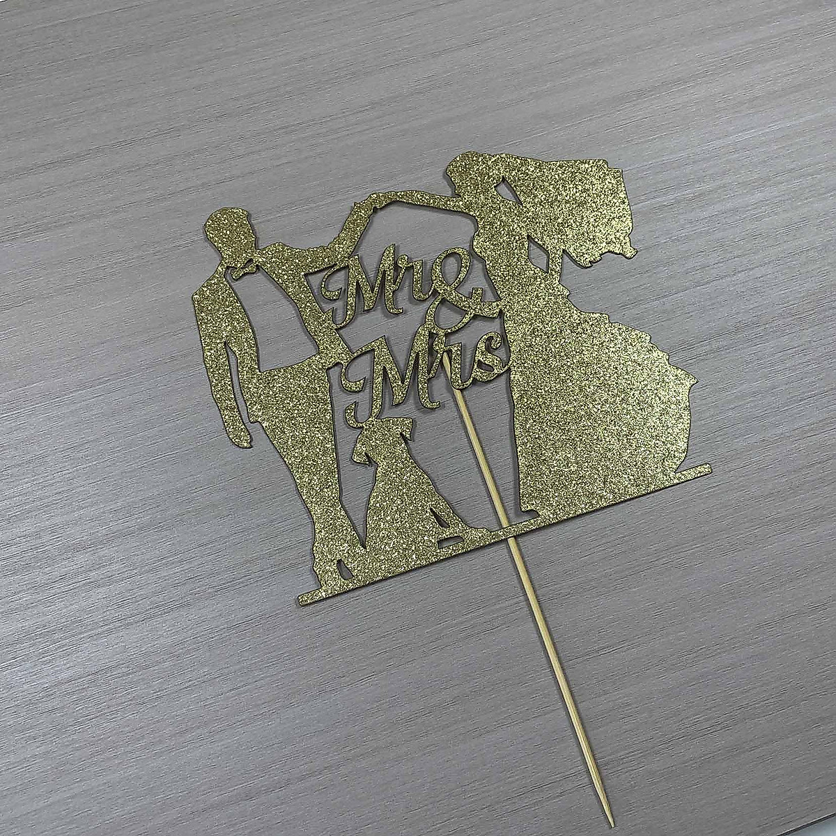 OIXCMNJQ Mr & Mrs Cake Topper, Wedding Anniversary, Bridal Shower, Engagement, Bride and Groom Hold Hands with Pet Dog Silhouette Cake Decorations Supplies, Gold Glitter