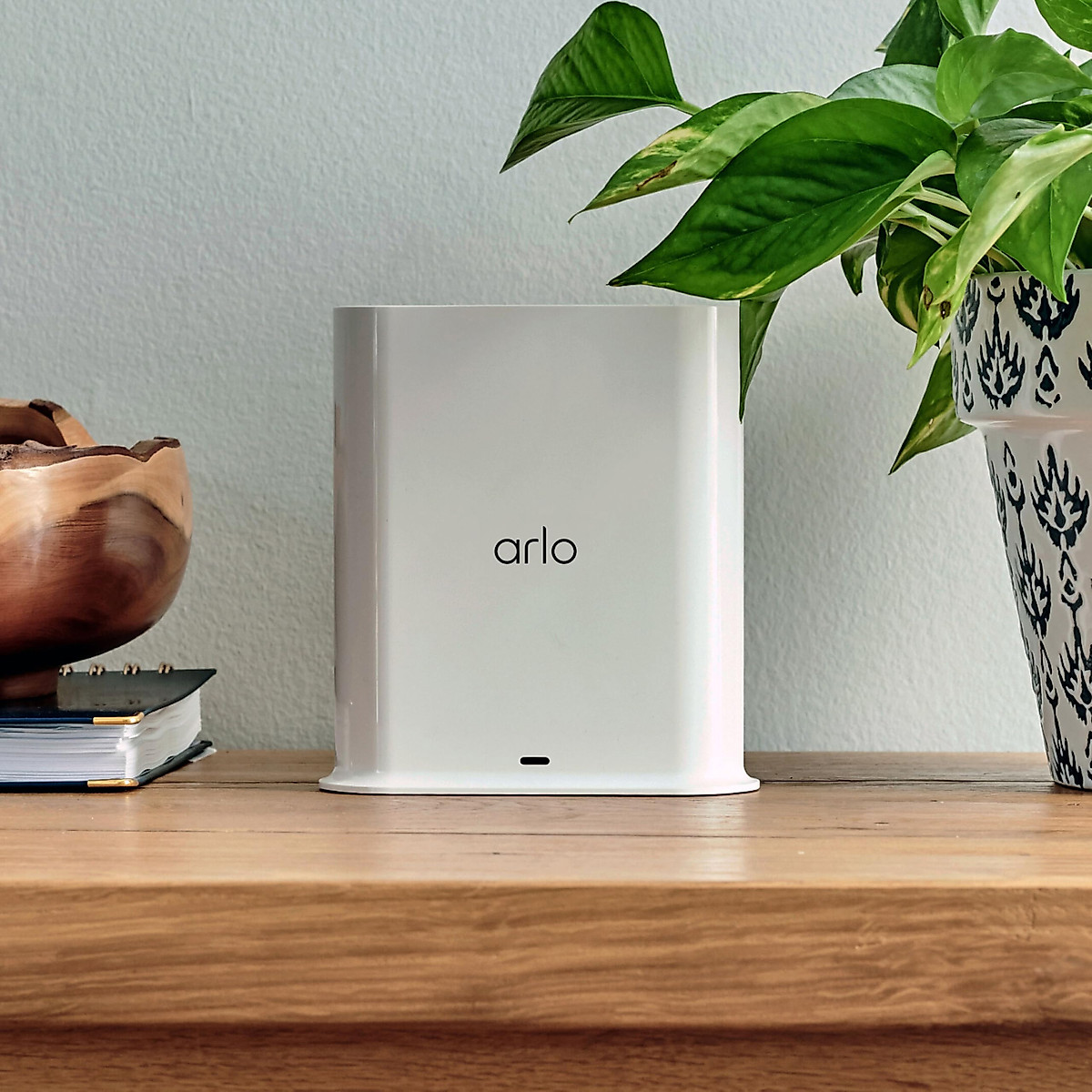 Arlo Pro SmartHub - Arlo Certified Accessory - Connects Arlo Cameras to the Internet, Works with Arlo Ultra, Ultra 2, Pro 3, Pro 4, Pro 3 Floodlight, Essential & Video Doorbell Cameras - VMB4540