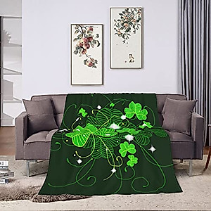 JSHXJBWR St. Patrick's Day Four Leaf Clover Throw Blanket Warm Cozy Lightweight Blankets Lucky Green Day Gift Flannel Blanket for Sofa Couch Bed Office Holiday Decorative 50"X40"