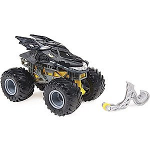 Monster Jam 2021 Spin Master 1:64 Diecast Monster Truck with Wheelie Bar: Heroes and Villains Batman