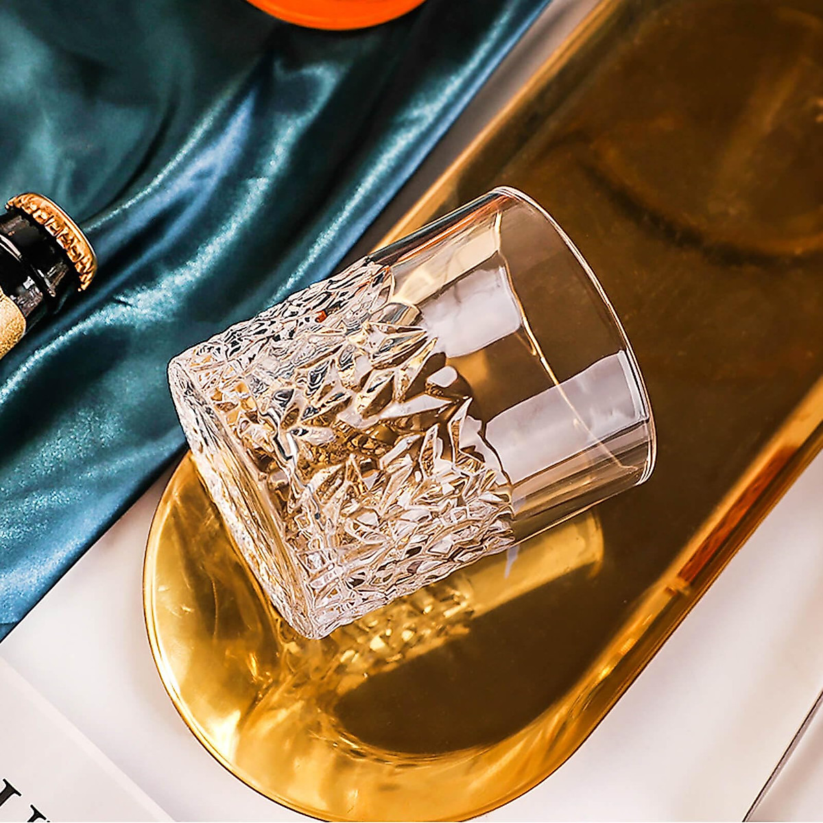 Whiskey Glasses,4-piece set (2 Crystal Glasses, 2 Round Ice Ball Molds) In Gift Box, 10 oz Old Fashioned,2.5 Inches Sphere Ice Ball,Cocktails,Brandy,Whiskey Gift for Men at Home Bar