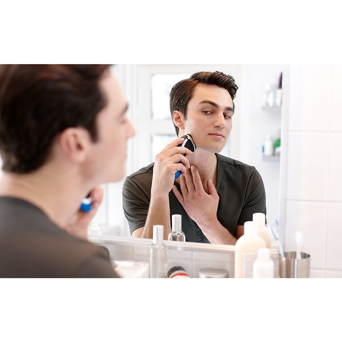 Philips Norelco AT810/41 Shaver 4100