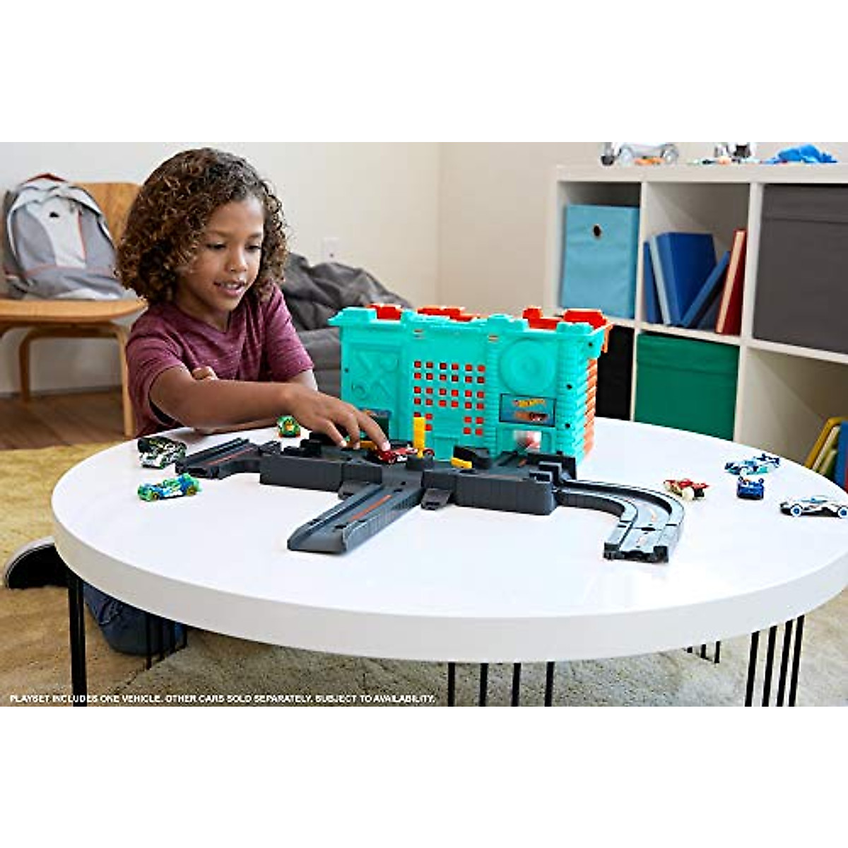 Hot Wheels City Town Center Play Set Idea for Ages 4 to 8 Years 2-Sided with Mechanic Shop, Roundabout, Street Lights Connects to Other Sets