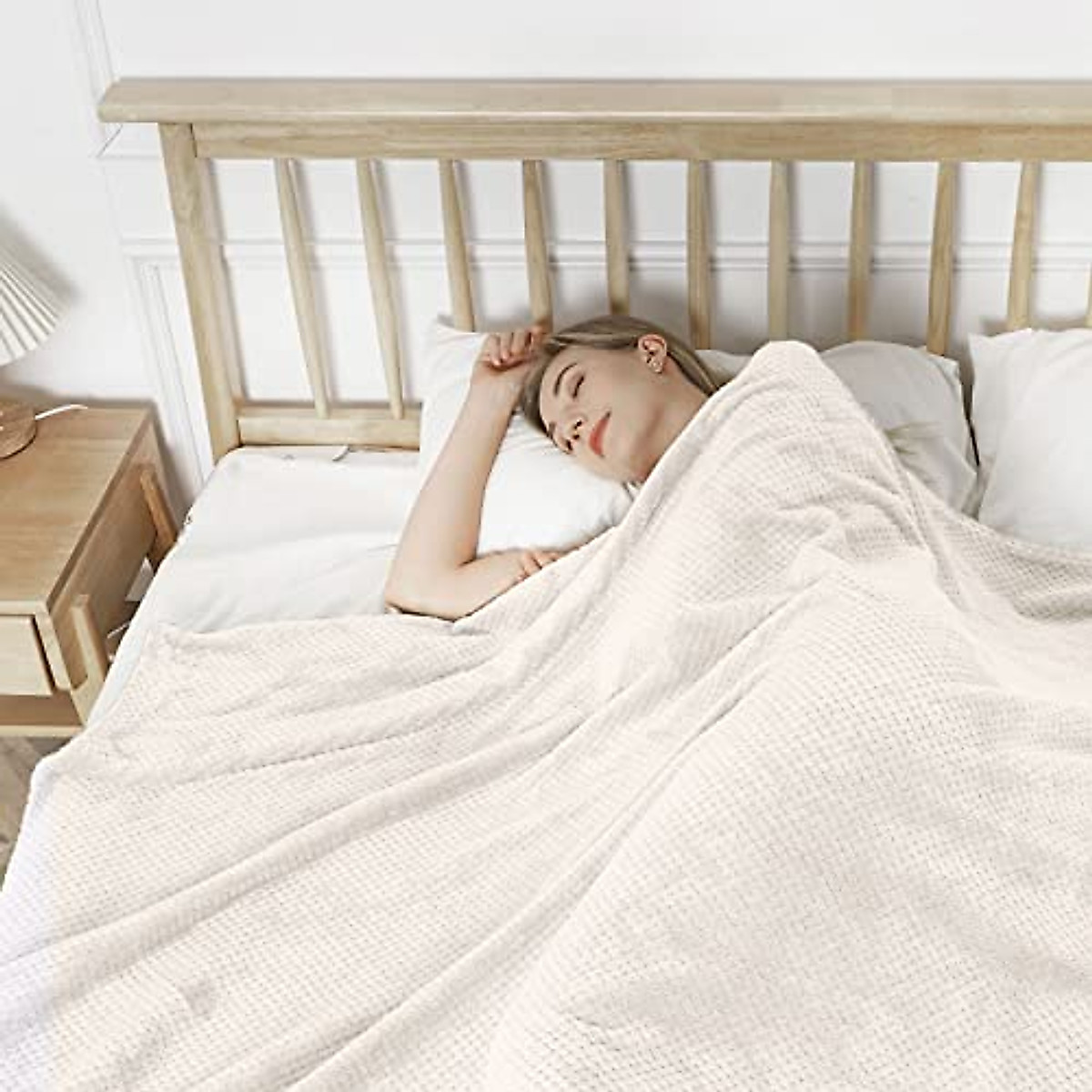 GAGAHAO Fleece Throw Blanket, Throw Size Fuzzy Throw Blanket for Couch Sofa Soft Warm Cozy Furry Decorative Thick Blankets & Bed Throws for Couch (Cream White, 40x60 inch)