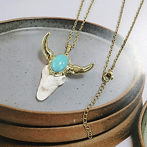 Ladywowu Bull Skull Necklace Gold, Faceted Polished Amazonite Necklace, Bohemian Bull Necklace for Women Western, Unisex Punk Retro Skull Jewelry for Men