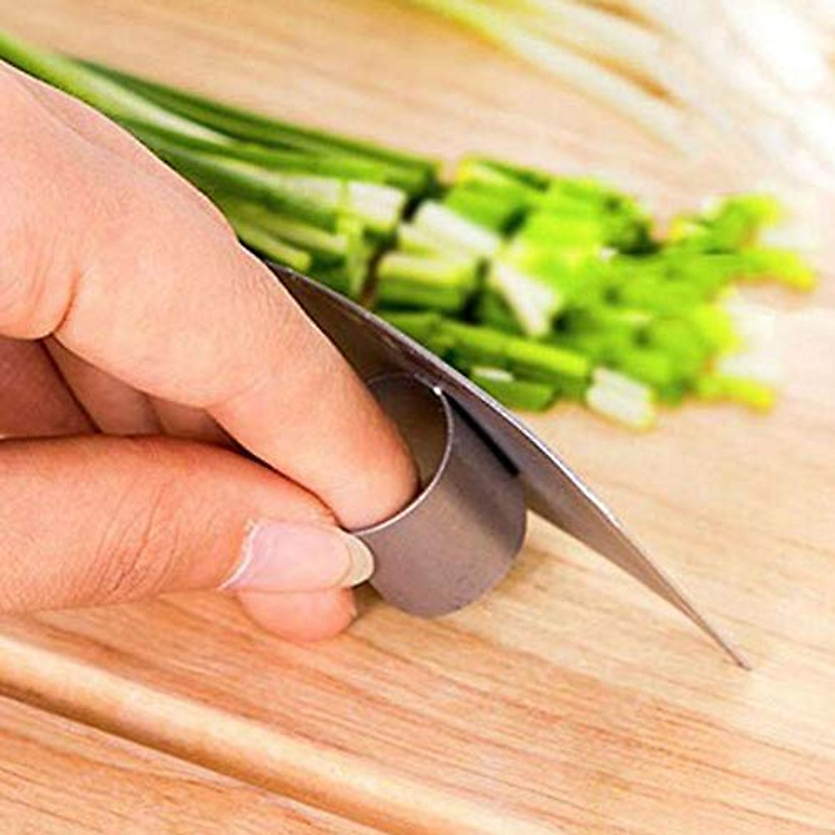 WAGA Kitchen Finger Protector, Finger Guards for Safe to Slice Vegetables Fruit, Stainless Steel Finger Hand Protector for Cutting Meat Chef Kitchen Tool Gadgets