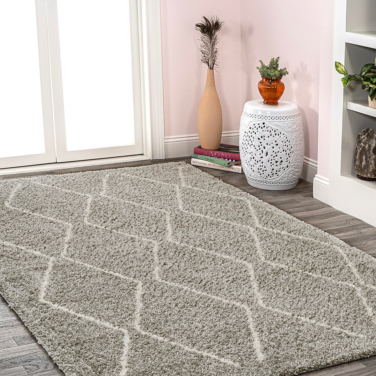 JONATHAN Y MOH405B-5 Catala Moroccan Diamond Shag Area Rug, Contemporary,Farmhouse, Mid-Century for Bedroom, Kitchen, Living Room, Easy-Cleaning, Gray/Ivory, 5 ft. x 8 ft.