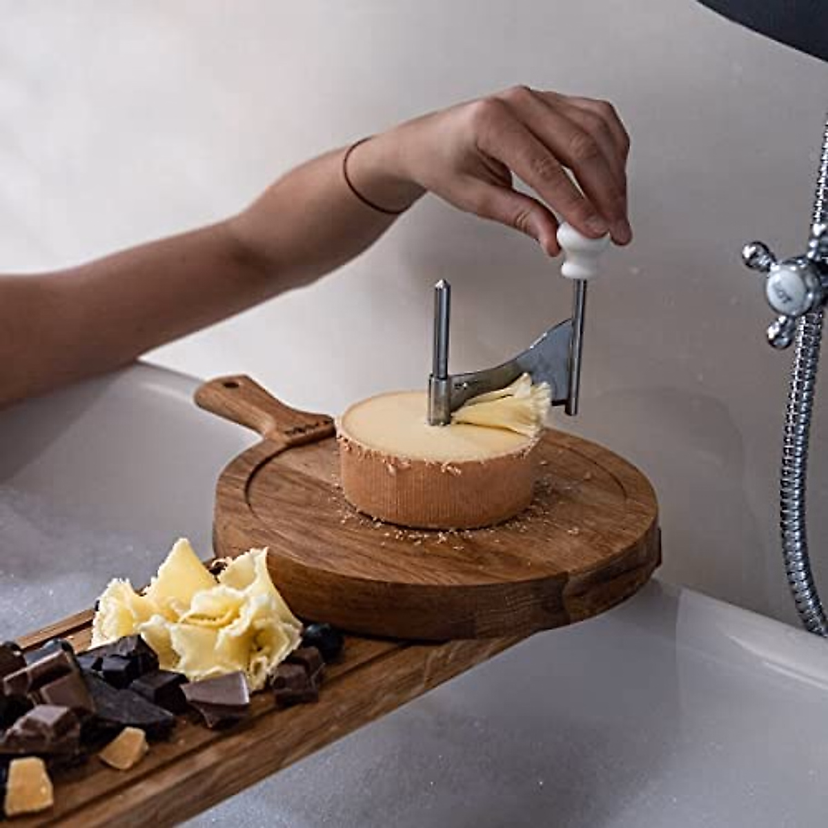 Oak Friends Cheese Curler -Girolle Stainless Steel - Best for Cheese Wheel or Chocolate - Multifunctional Rust-Proof Shredder - Manual Handheld Cheese Slicer
