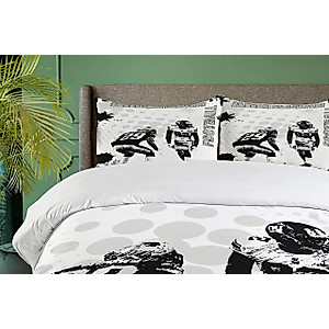 Ambesonne Sports Duvet Cover Set, Grungy American Football Image International Team World Cup Kick Play Speed Victory, Decorative 3 Piece Bedding Set with 2 Pillow Shams, Queen Size, White Charcoal