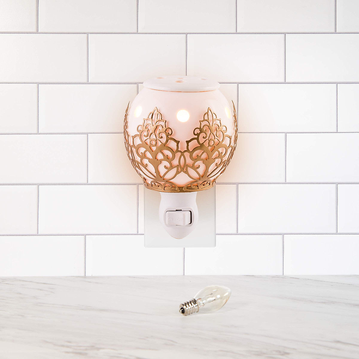 Scentsationals 15w Bulbs for Accent Wax Warmer, 15 Watt Light Candelabra E12 Base - Replacement Electric Wall Plug-in Wax Melter Candle, Certified Style C7 120 Volt (2 Bulbs)