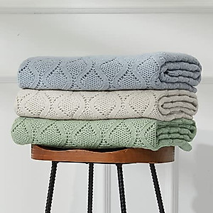 Amélie Home Lightweight Wave Pattern Knit Throw Blanket Cozy Soft Warm Farmhouse Decorative Knitted Throw Blankets for Couch Bed Sofa Living Room (Cream, 50''x 60'')