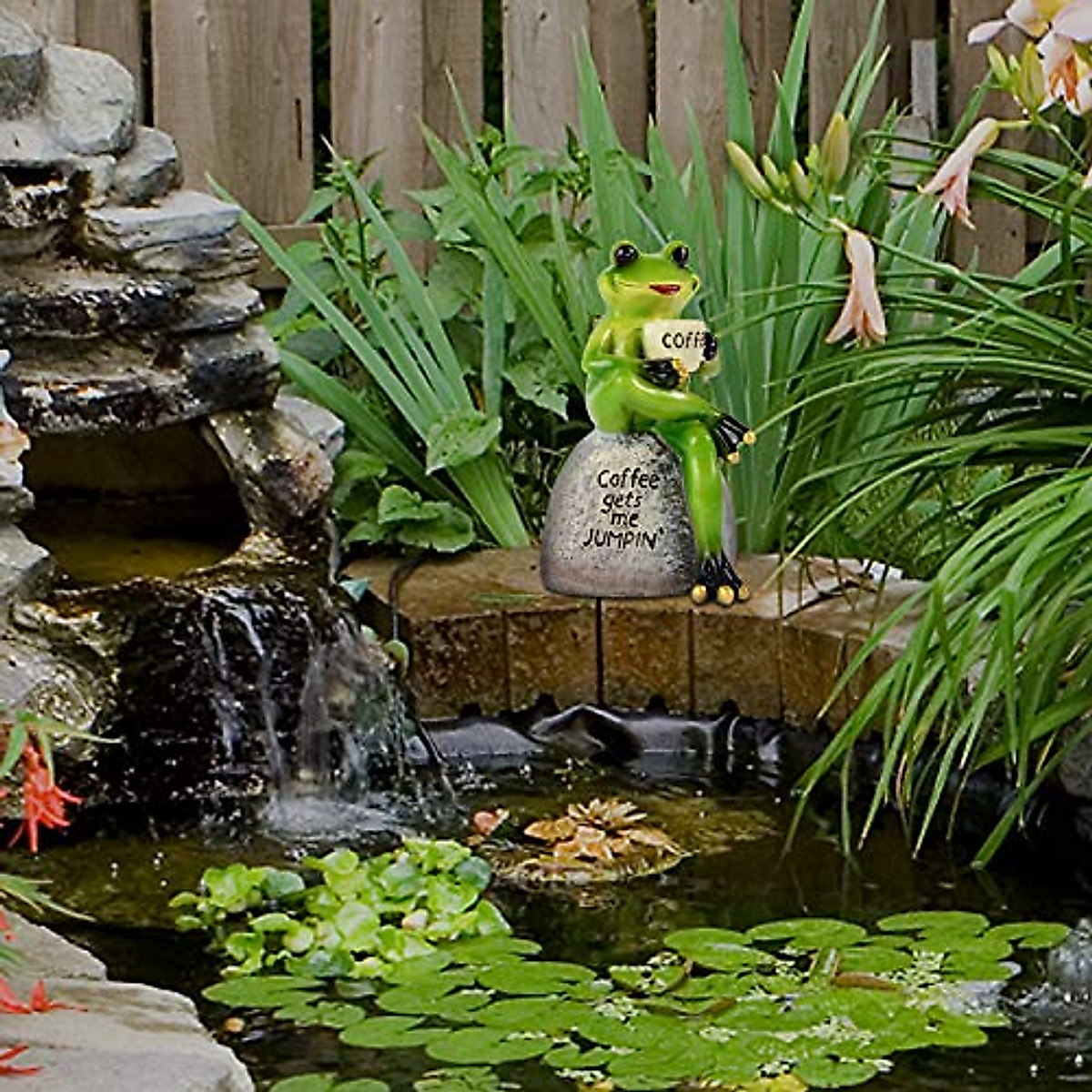 Frog Garden Statues Figurines, Frog Sitting on Stone Statue, Frogs Decor Garden Statue For Yard Ornaments and Fairy Garden Accessories, Indoor Outdoor Decoration Sculpture, Frog Gifts For Best Friend