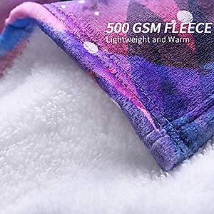 Loong Design Onward Giraffe and Shark Throw Blanket Super Soft, Fluffy, Premium Sherpa Fleece Blanket 50'' x 60'' Fit for Sofa Chair Bed Office Travelling Camping Gift