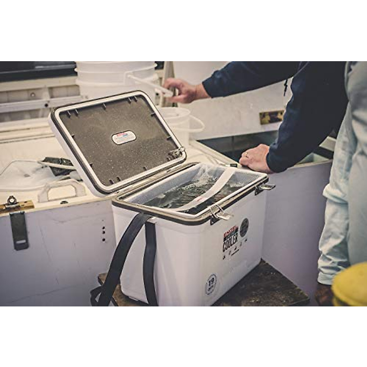 Engel 30qt Live Bait Cooler Box with 2nd Gen 2-Speed Portable Aerator Pump and 4 x Fishing Rod Holder Attachments. Fishing Bait Station and Minnow Bucket in LBC30-RH in White