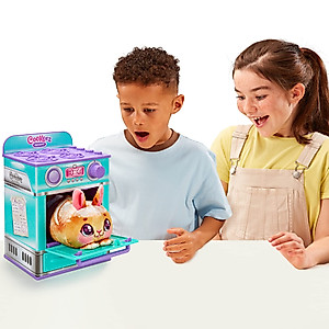 Cookeez Makery Baked Treatz. Mix & Make a Plush Best Friend! Place Your Dough in The Oven and Be Amazed When A Warm, Scented, Interactive, Plush Friend Comes Out! Which Surprise Bake Will You Make?