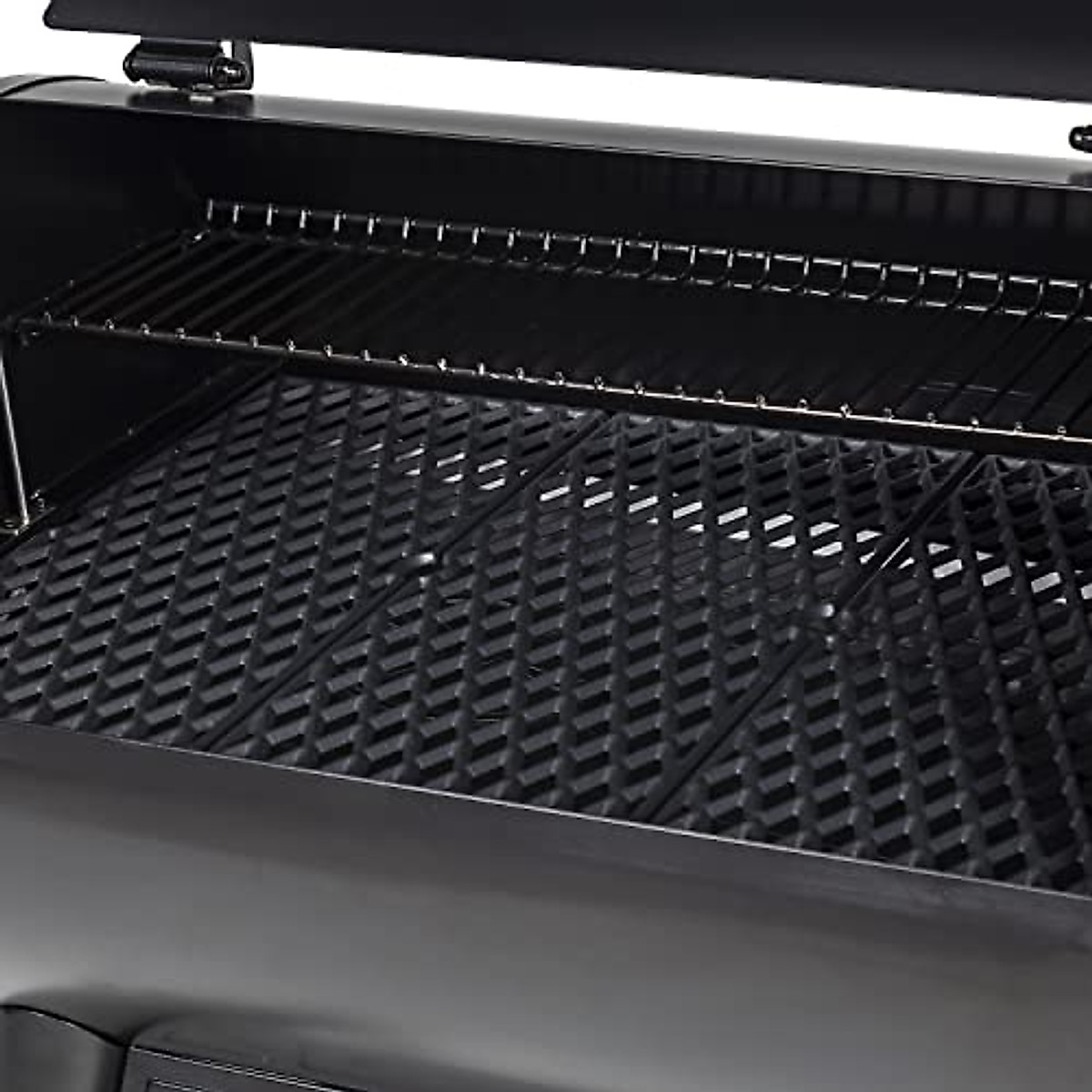 Dyna-Glo DGSS7002BPW-D Signature Series 706 Total Sq. in. Wood Grill Pellet Grill & Smoker, Black/red