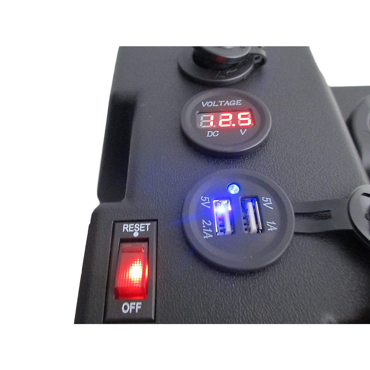 Pactrade Marine RV Battery Box Anderson Connector Dual USB Power Voltmeter Gauge