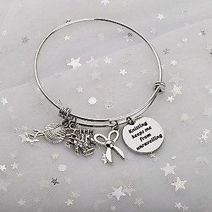 AKTAP Crocheter Gift Funny Knitting Bracelet for Crochet Lady Knitting Lovers Knitting Keeps Me from Unravelling (Knitting Lovers Bracelet)