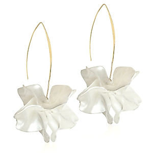 JIUIQL Handmade Bohemian Matt Acrylic Large Flower Dangle Drop Earrings Unique Exaggerated European Resin Tiered Rose Petal Flower Line Earrings for Women Lady Statement Beach Jewelry Gifts (Pearl White)