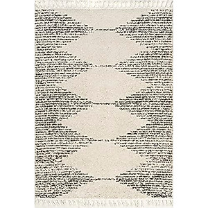 nuLOOM Sadie Moroccan Diamond Tassel Shag Area Rug, 6' 7" x 9', Off-white
