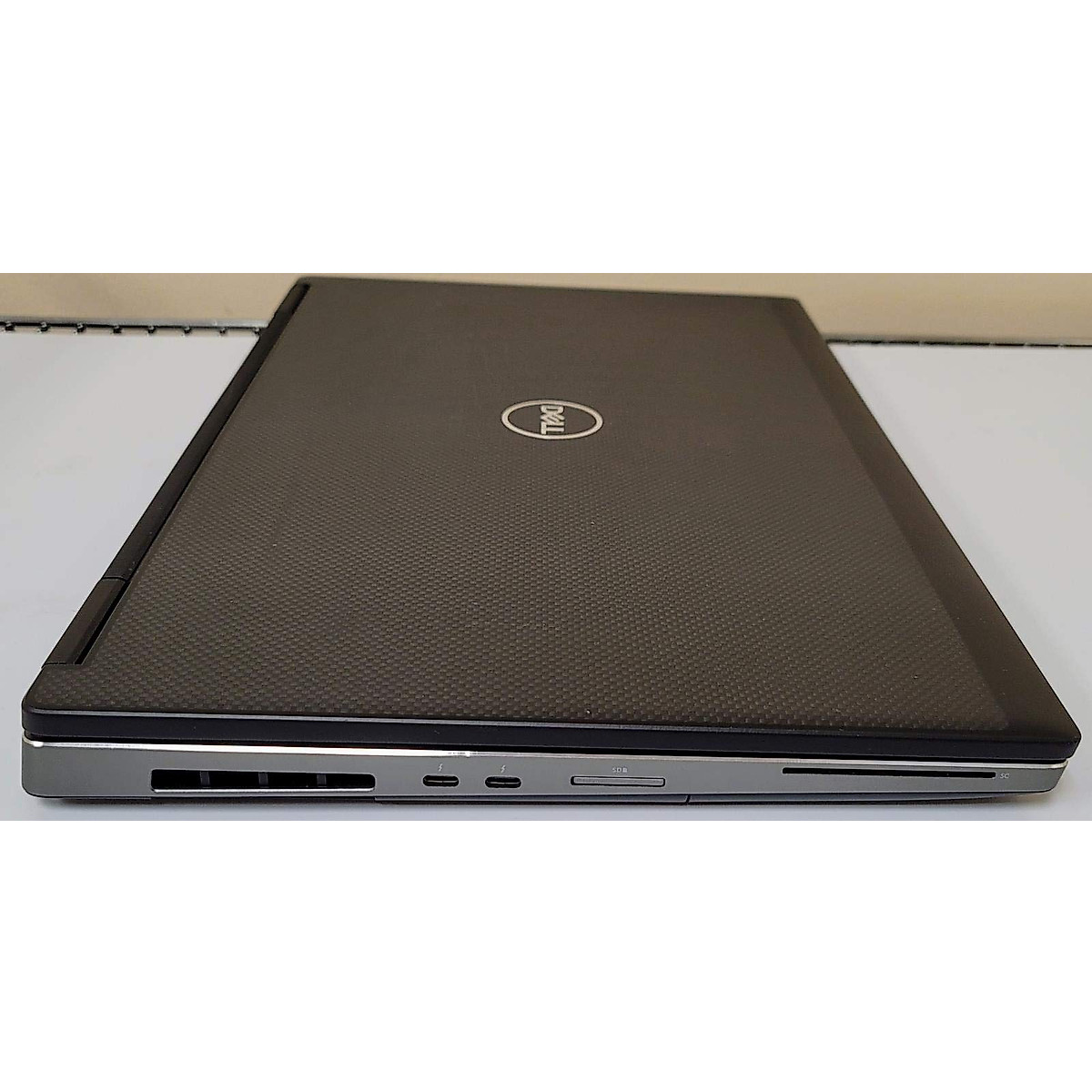 Dell Precision 7740 17.3" Mobile Workstation - Intel Core i7-9850H - 16GB RAM - 512GB SSD