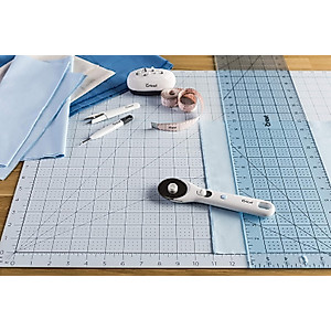 Cricut Rotary Cutter - Rotary Cutter for Fabric, Sewing and Quilting Projects - Compatible For Both Right- and Left-Handed Use - [45mm]