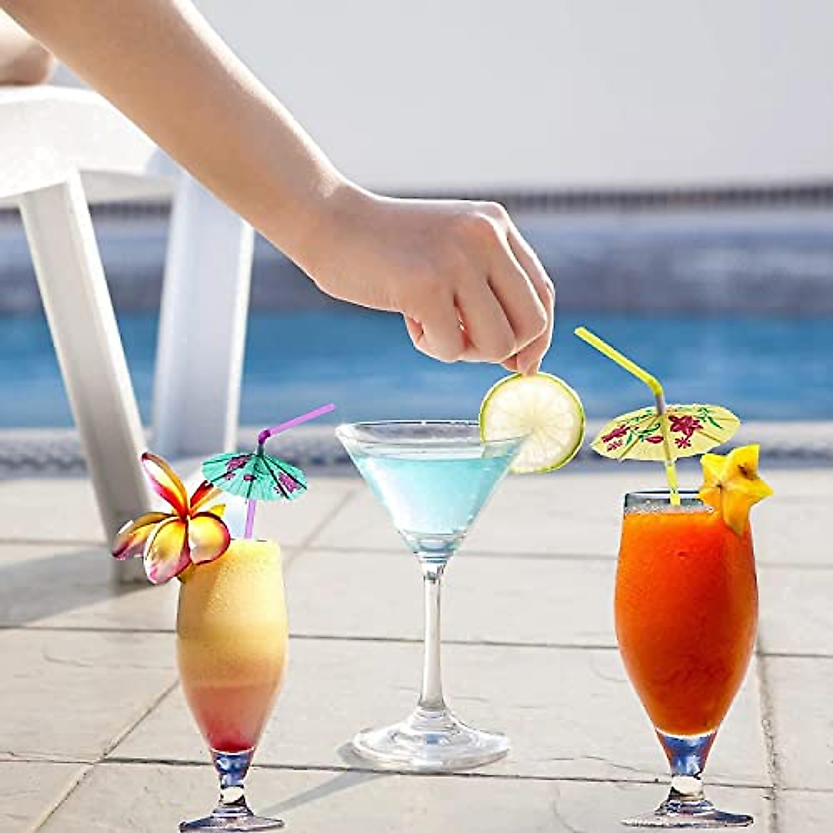 NINU 100 Umbrella Straws, Disposable Parasol Drinking Plastic Straws, Hawaiian Straws for Beach Luau Party Decorations Cocktail Supplies