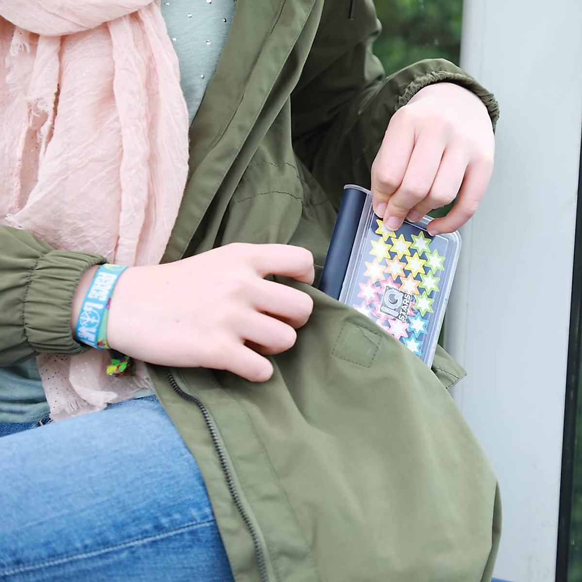 SmartGames IQ Stars Travel Game with 120 Challenges for Ages 6 to Adult