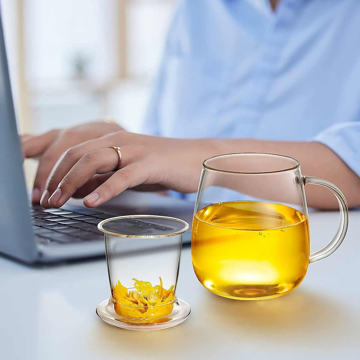 Glass Tea Infuser Cup with Strainer and Lid Gift Kit, Borosilicate Glass Teacup with Tea Filter for Blooming Tea and Loose Leaf Tea, Filter 99% of Tea Leaves, Lead-free, 17oz